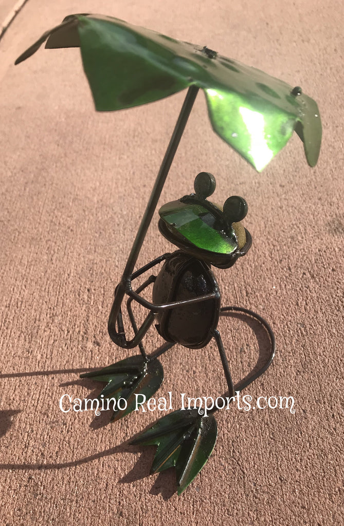 Frog holding Umbrella Garden Yard Decor 8" – Camino Real Imports